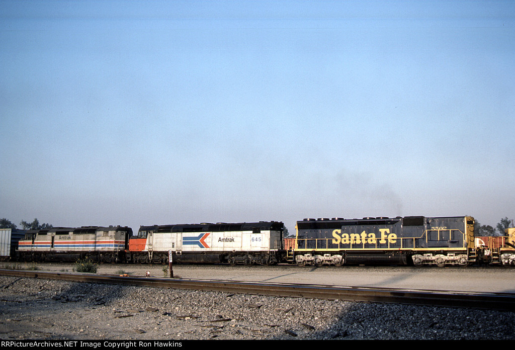 ATSF 5502, AMTK 645, and AMTK 511